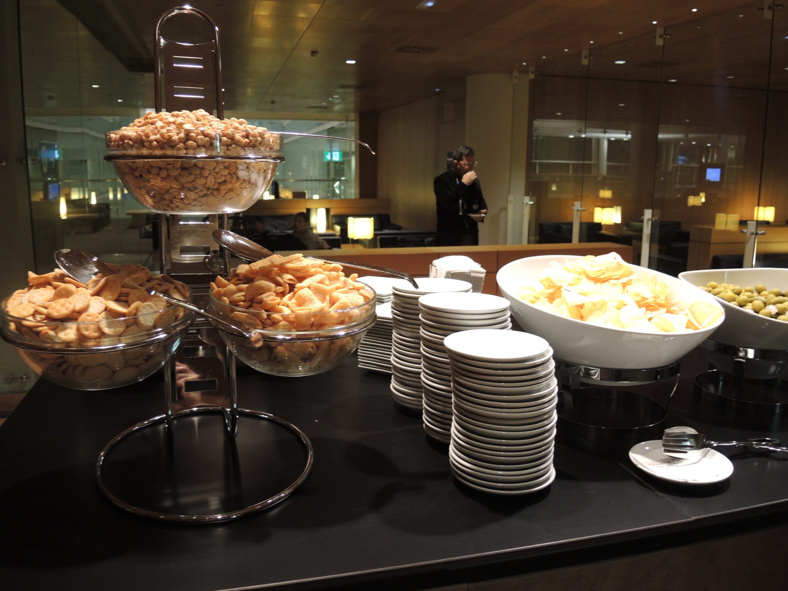 sala vip lounge barcelona breakfast - Hungry for Points